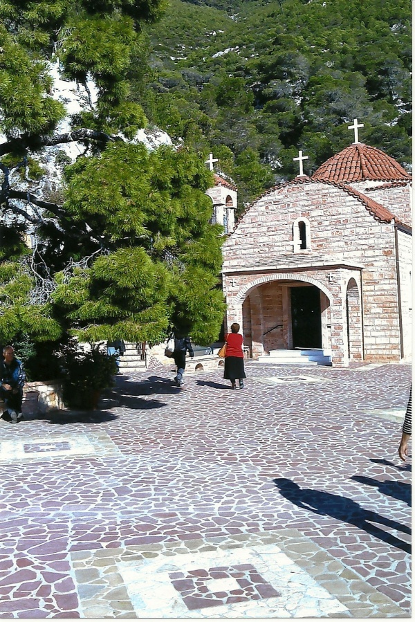 Ιερά Μονή Αγίου Παταπίου Λουτρακίου - OrthodoxWiki